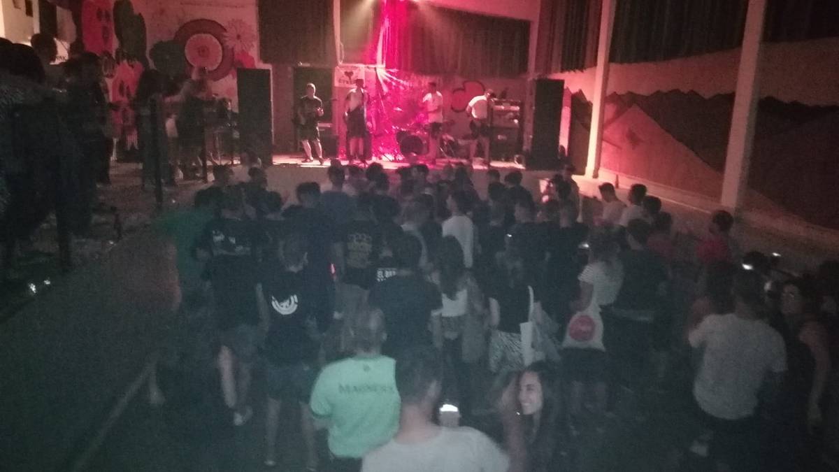 Txondor Gaztetxea jendez gainezka egon zen Gazte Egunean - Arrankudiaga ...